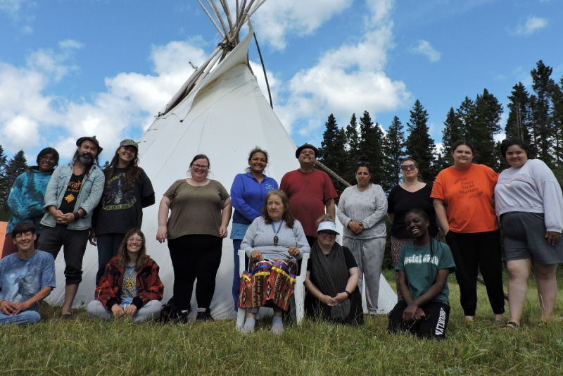 Land-based course weaves Indigenous perspectives with plant science ...
